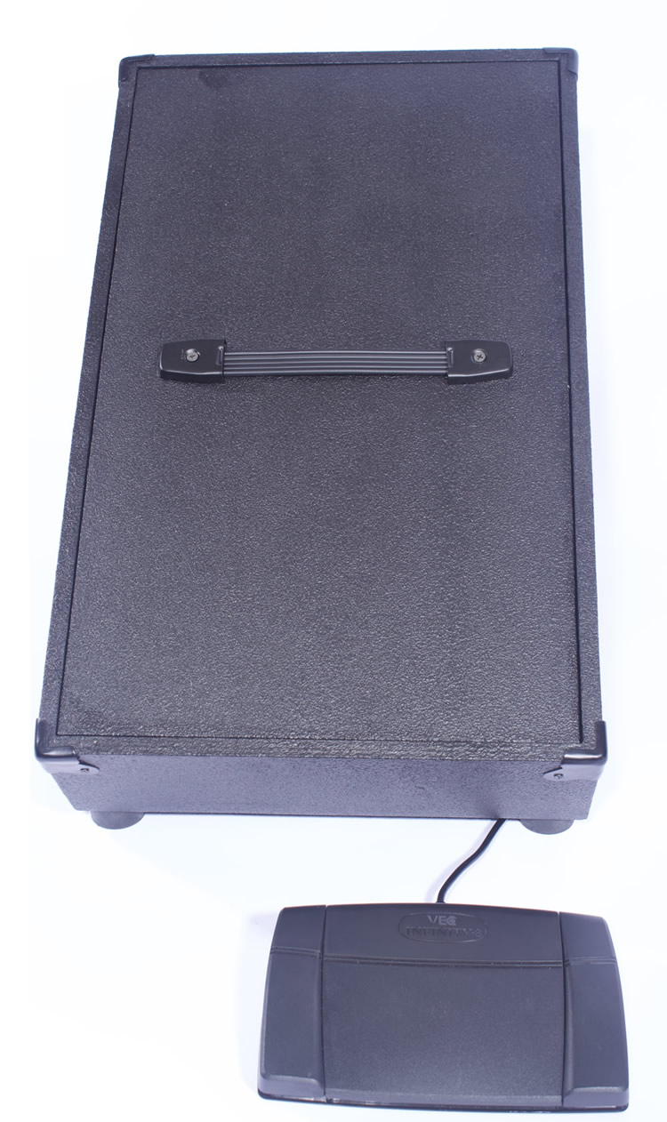 BLACK BOX Prompter (24″ Anti-Glare Screen) – BLACK BOX Prompter